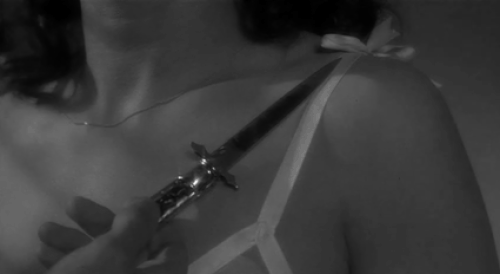 Bdsm Impact And Knife Play Helped Me Trust The Safety Of Emotional Connection Yourtango